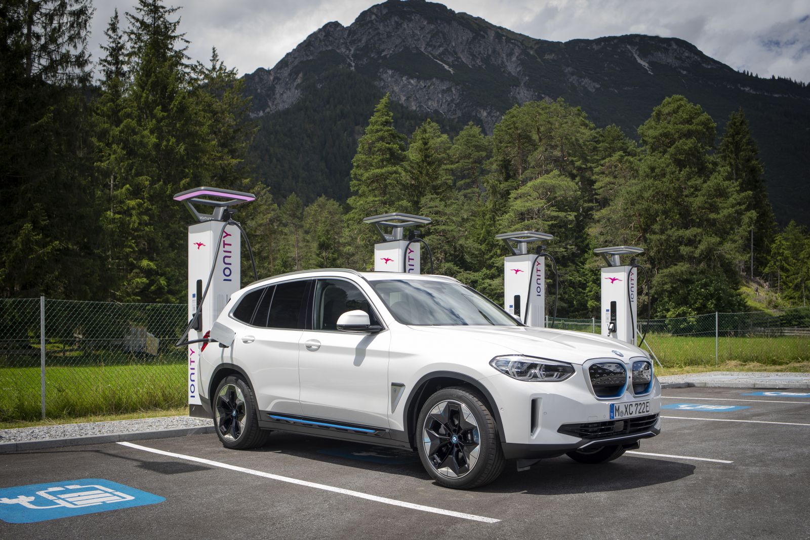 รถไฟฟ้า BMW iX3 เปิดให้จองล่วงหน้าแล้วทั้งที่ราคายังไม่มี ในแดนจิงโจ้ | AUTODEFT ข่าวรถยนต์ ...